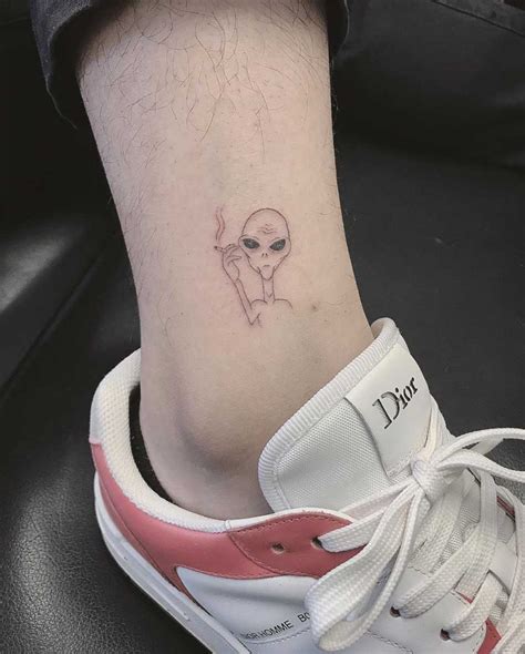70 Tiny Tattoos That Prove Bigger Isnt Always Better Tattooblend