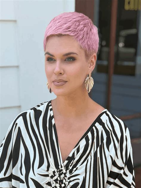 17 Chic Pixie Haircuts To Inspire Your Next Look