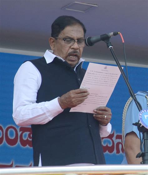 కన్నడనాట కొలువుదీరిన కాంగ్రెస్ ప్రభుత్వం సీఎంగా సిద్ధా డిప్యూటీ సీఎంగా డీకే ప్రమాణం