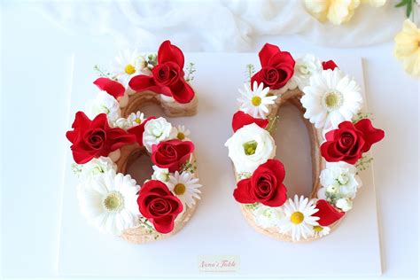 나나스테이블ㅣ시흥생화케이크 떡케이크 골드바케이크 레터링케이크 크리스마스케이크 숫자케이크 환갑케이크 ⠀⠀⠀⠀⠀⠀⠀⠀⠀⠀⠀ 만원 이하의 딸기 보틀케이크 부터 높이 18cm