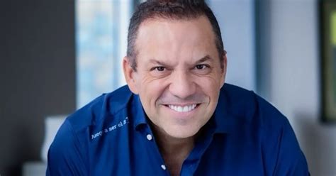 El Precandidato Presidencial Santiago Botero Propuso Sancionar La Infidelidad “la Gente Que Va