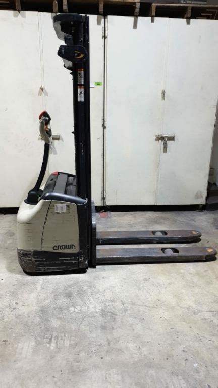 Crown Stackers Wf 3000 1 0 Tf Everything Else On Carousell