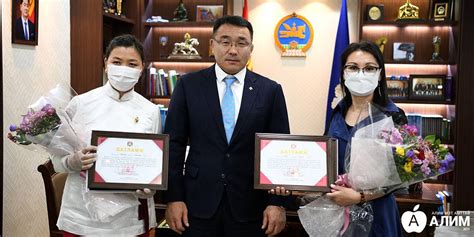 Нийслэлийн шилдэг багш нарт түрээслээд өмчлөх орон сууцад хамрагдах эрхийн батламжийг гардууллаа