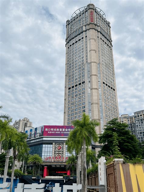 海口 第一楼”启动第7次网拍，超3亿元起拍价已 缩水”24亿元丨追踪明光大厦国际