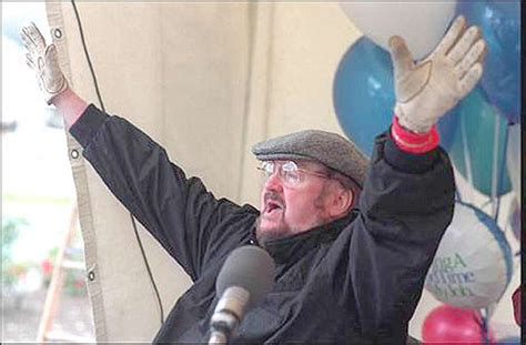 Colorful Sportscaster Wayne Cody Dies