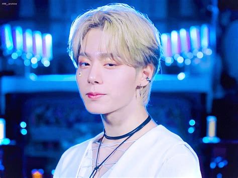 웅카이브 On Twitter 천사인 척 하는 악마인 척 하는 천사 아니면 아예 다른 거👼😈 원어스 환웅 여환웅