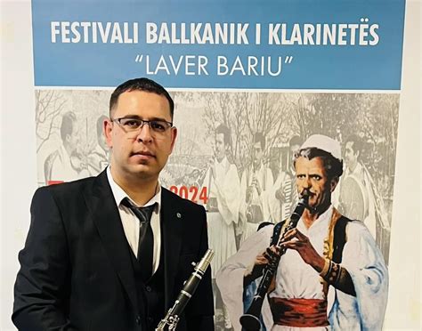 Marsel Muzikanti Fiton çmimin E Rëndësishëm Laver Bariu Kolibri Al