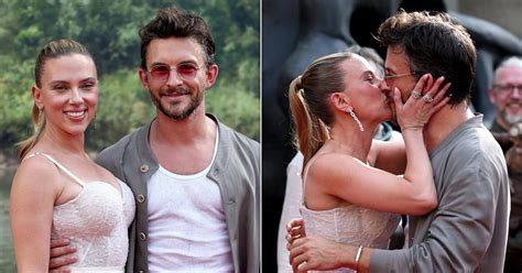 Jonathan Bailey Opens Up About Kissing Scarlett Johansson Huffpost