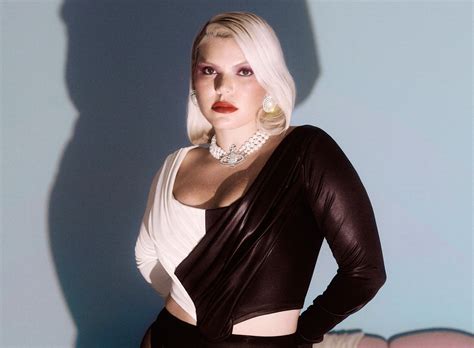 Classify Brazilian Singer Duda Beat