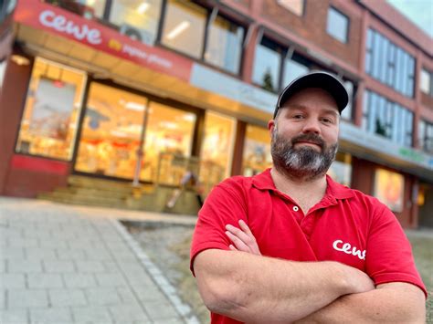 Nedre Torg Ski Nede I Dumpa Der Vi Lå Hadde Vi Utsikt Til Søppelrommet Til Ski Storsenter