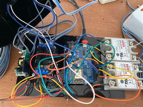 Monitor Suhu Kelembaban Dan Kendali Lampu Iot Thingspeak
