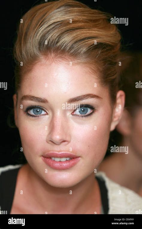 Doutzen Kroes Face