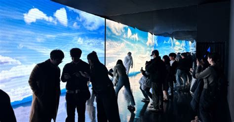 어디가 제일 이쁠까크리스마스 인증샷 성지된 팝업스토어
