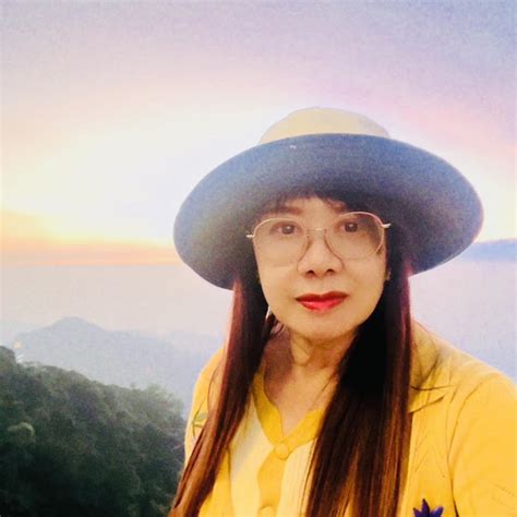 Sneak Out หนีเที่ยว 🌊 คิดถึงทะเลกันไหมเอ่ย น้ำใสๆ ลมทะเลเย็นๆ วิวพระอาทิตย์ตก โอ้ยยยแม่