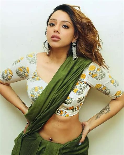 Deviyani Sharma S Glamorous Look Is Simply Irresistible Deviyani