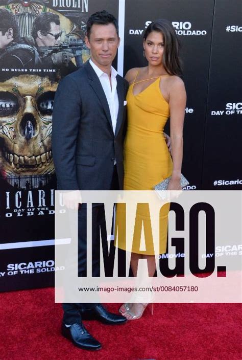 Jeffrey Donovan Engaged