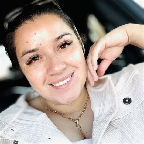 Iris Medina Youtube