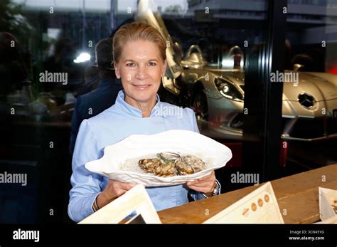 Cornelia Poletto Beim Grand Opening Des Amg Brand Center Hamburg Am