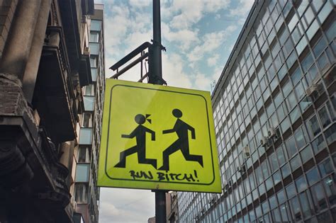 배경 화면 가로등 시티 거리 어린이 건물 기호 운영 달리는 조명 간판 도로 표지판 교통 표지판 1680x1120 Cwheat 305762