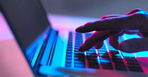 cómo hackear un ordenador sin conexión a internet y herramientas a usar