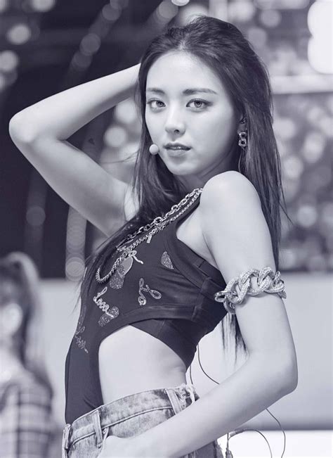 Pin On Itzy Itzy Wonder Woman Girl