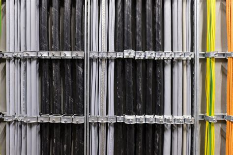 Преимущества и недостатки различных типов кабелей