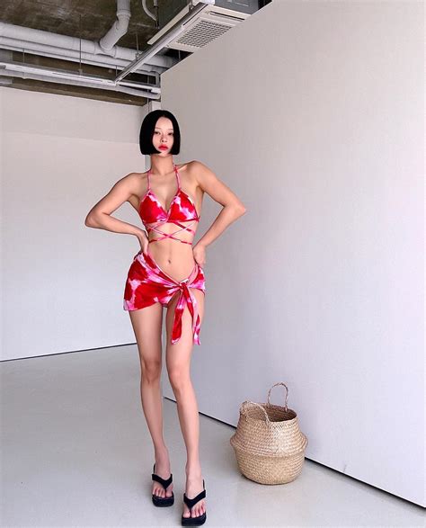 데이토프 3p 레게 니트 튜브탑 스커트 비키니 세트 𝐈𝐍𝐅𝐎 3피스세트 니트소재 휴양지무드 정글 휴양지가 떠오르는 화려한 패턴에 니트 소재로 한층 더 여름