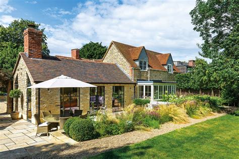 6 Expert Decluttering Habits To Help Downsize Your Home Homes And Gardens