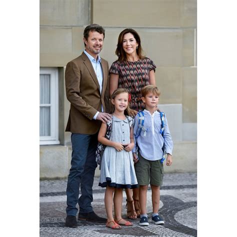 Не пуснаха датския принц Фредерик в бар в Австралия не си носел документите