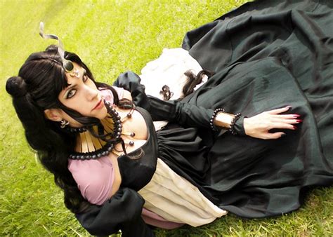 Lyriel Cosplay Queen Nehelenia