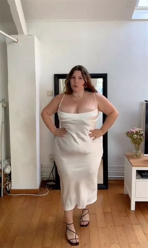 Mid Sized Woman Risks Her Big Boobs Falling Out While Trying On Viral Zara Dress Daily Star