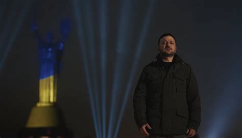 Президент Зеленський привітав українців з Новим роком Читайте на Ukr Net