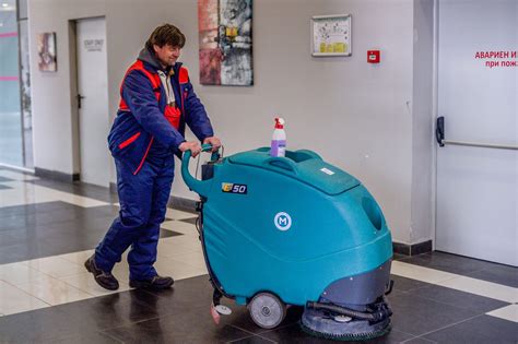 Машинно почистване на подове Професионално почистване от Адамант Сървис Груп фирма за почистване