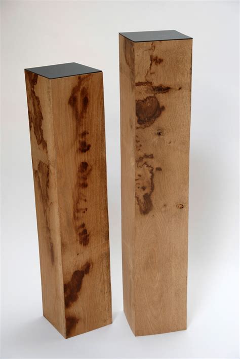 Holzsäulen Kreuz Und Quer
