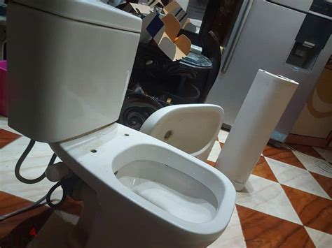 قاعدة حمام وحوض بعامود ديورافيت مستعمل لون بيج بحالة جيدة 01012558840