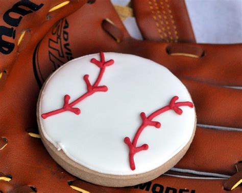Beki Cooks Cake Blog Play Ball Baseball Cookies Ball Baseball