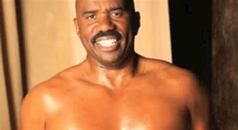 Jamie Foxx And The Foxxhole Crew Roast Steve Harvey Shirtless Pics [audio]