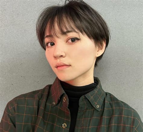 5 Genius Flat Iron Tricks For Short Pixie Hair Tyme