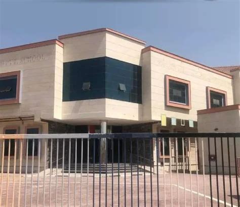 阿治曼无证私立学校向1500多名学生收费，一周后关门跑路 迪拜人