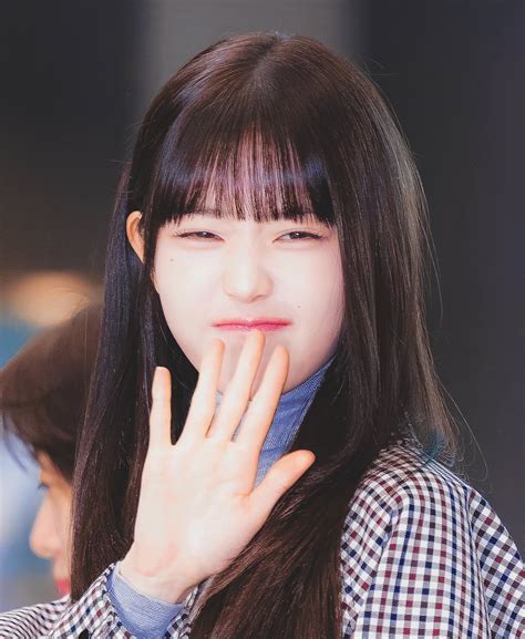 Blip 1002 미우미우 패션쇼를 위해서 원영 파리 출국 💘