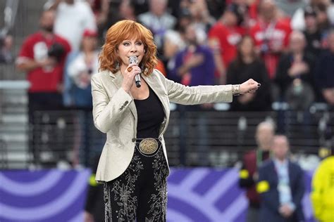 Watch Reba Mcentires Super Bowl 2024 National Anthem Performance