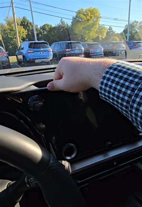 Lexus Owner Complained About All The Issues He Has With His Poorly