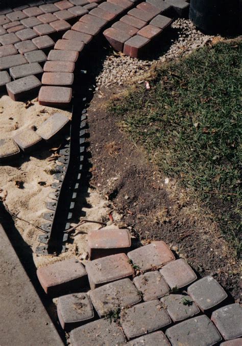 Paver Edging Mistakes003 Lawn Edging Paver Edging And Green Roof Edging