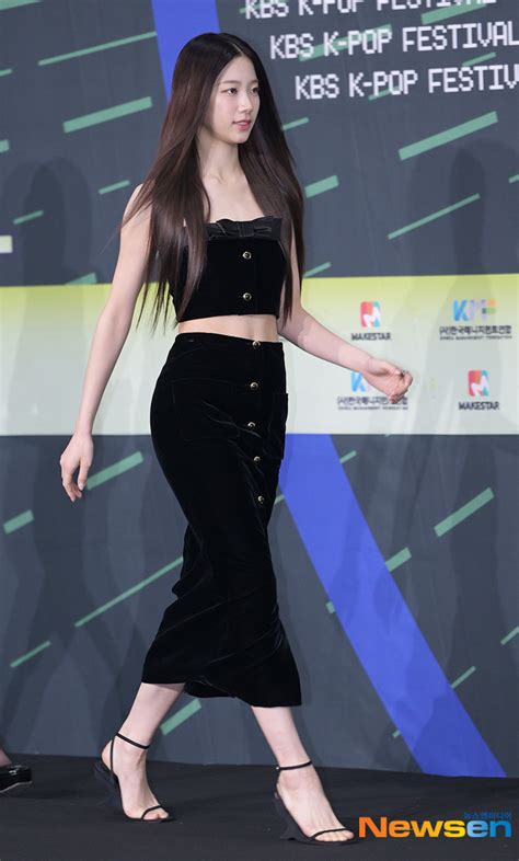 르세라핌 카즈하 선명한 복근[포토엔hd] 뉴스인코리아