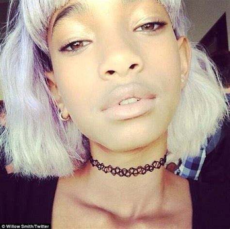 Willow Smith And Her Girlfriend Kissing