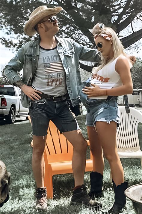 From Gaudy To Great 14 Iconic Costume White Trash Party Looks