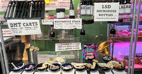 What Is Dmt Learn Why This Powerful Drug Is Unlike Other Psychedelics The Manual