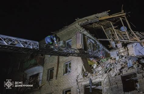 У Краматорську через авіаудар зруйновано будинок постраждали люди