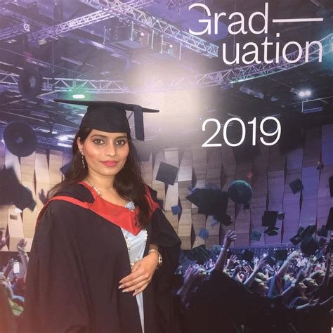 塔斯马尼亚大学毕业证照片 美剧粉