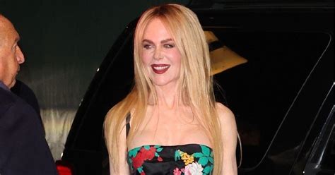 Николь Кидман вышла в платье с «цветочным принтом на премии Marieclaire